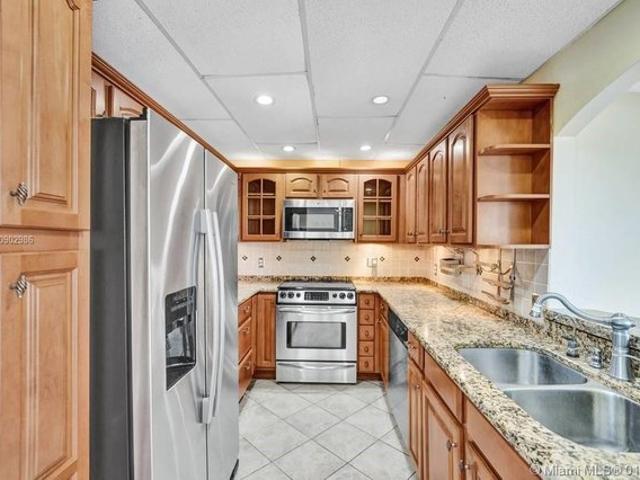 400 Kings Point Dr Unit 822 23, Sunny Isles Beach, FL 33160