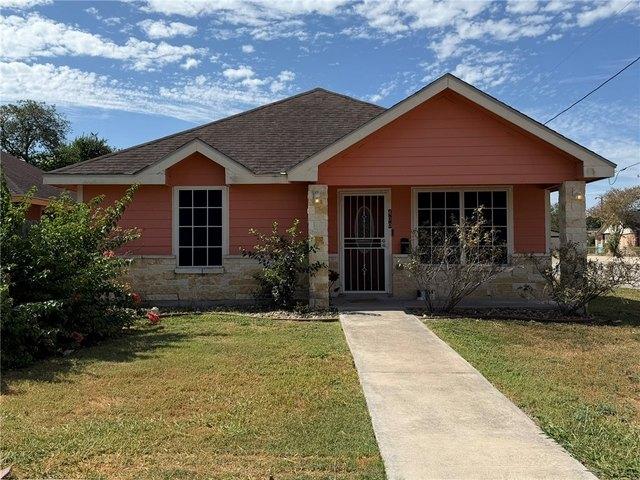 400 Hobbs Ave, Alice, TX 78332