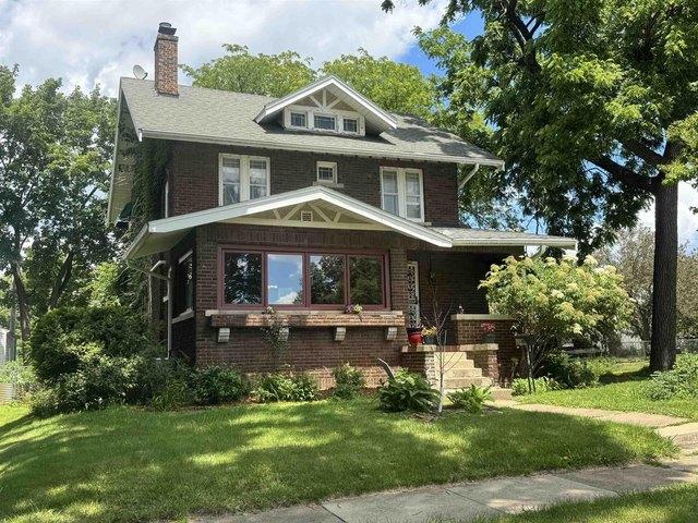 400 Home Park Blvd, Waterloo, IA 50701