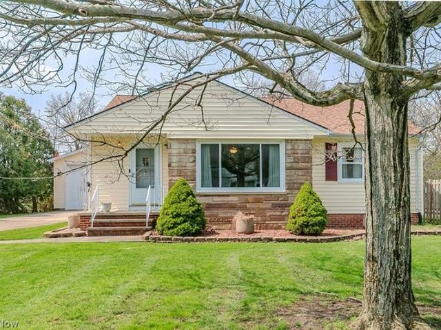 400 Harris Rd, Richmond Heights, OH 44143