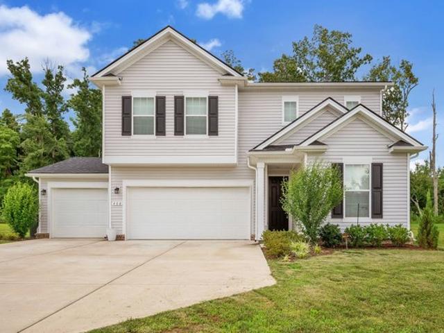 400 Hickory Pointe Dr, Dickson, TN 37055