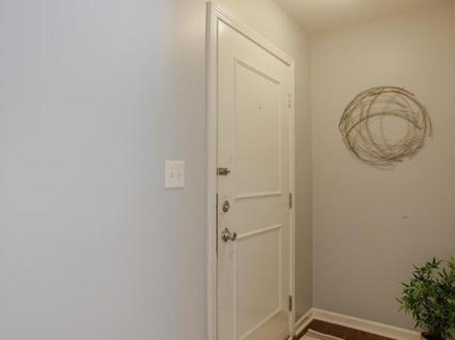 400 Hill Street # 403