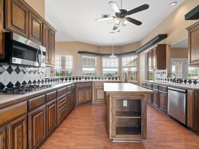 400 Hyview Ln