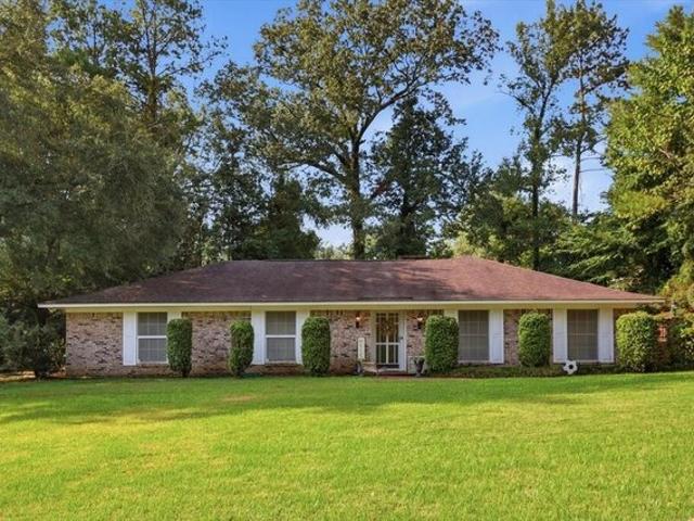 400 Inglewood Dr, Vicksburg, MS 39180