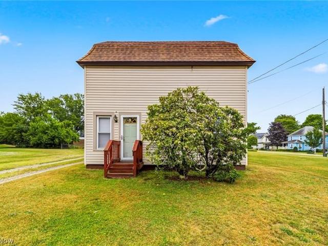 400 Jennie St, Conneaut, OH 44030