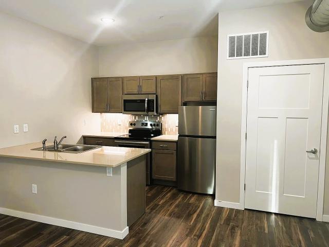 400 on 2nd 1 Bedroom Apartment for Rent at 400 2nd St Sw, Cedar Rapids, IA 52404 Taylor