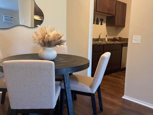 $400 off your move in cost, call now before this opportunity slips away! 1 Bedroom Apartment for Rent at 401 N Thompson Dr, Madison, WI 53714