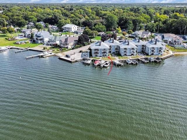 400 Lakeview Ct Unit 01A, Spring Lake, MI 49456