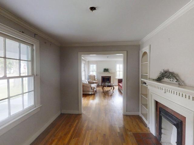 400 Lynn Avenue