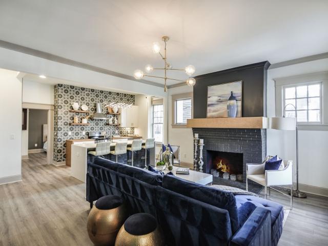 $400 Move In Special: Spacious Renovated 1/1 Midtown Condo Walking Distance to Piedmont Park!