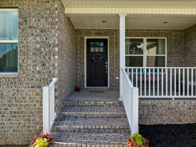 400 Mockingbird Ln
