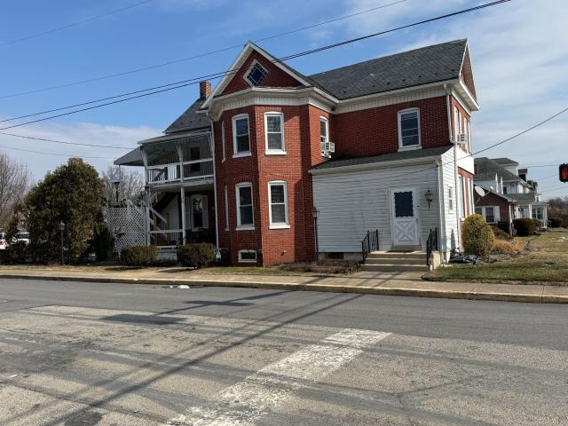 400 Maple St