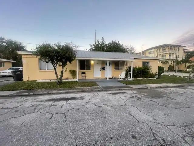 400 Metcalf Ct, 2 beds, 1 full bath
