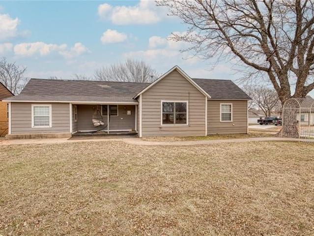 400 N 6th St, Weatherford, OK 73096