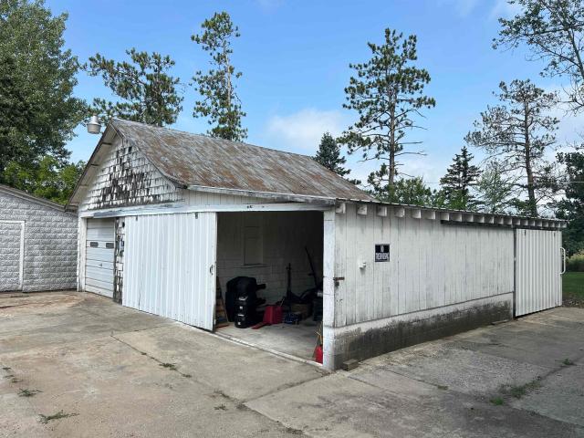 400 N Farmer Street