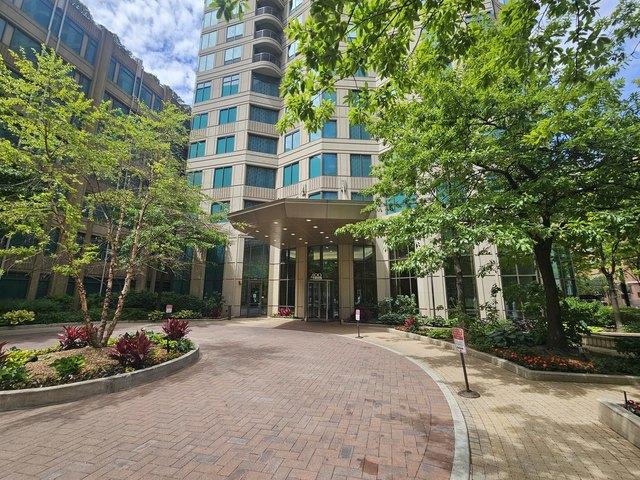 400 N LA Salle Dr Apt 3306, Chicago, IL 60654