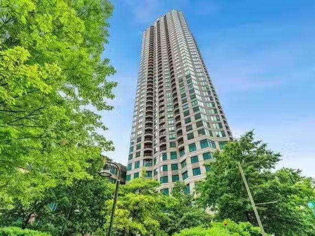 400 N La Salle Drive, 2003, Chicago, IL 60610
