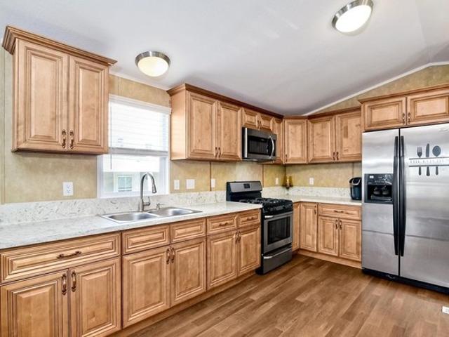 400 N Melrose Dr Spc 35, Vista, CA 92083