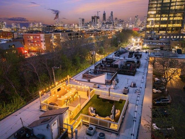 400 N Racine Ave Apt 219, Chicago, IL 60642