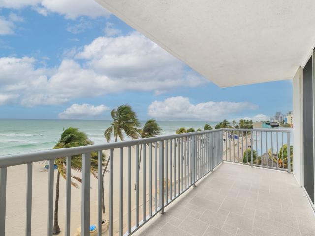 400 N Surf Rd Unit# 506, Hollywood, US, FL