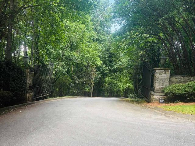 400 Northwoods Trail