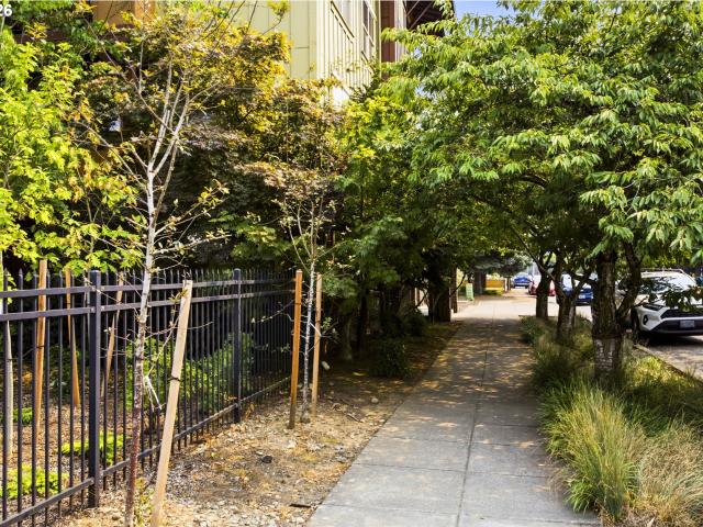 400 NE 100TH AVE
