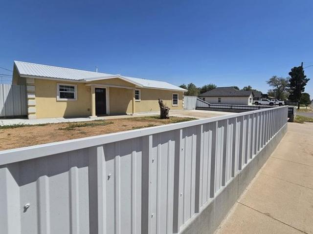 400 NE 5th St, Andrews, TX 79714