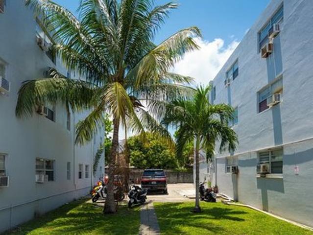 400 NW 7th St, Miami, FL 33136