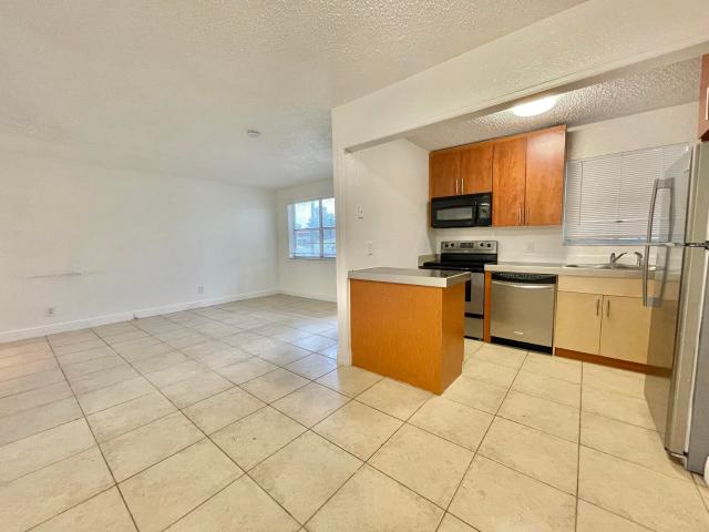 400 NW 65th Ave, Unit 114, Margate, FL 33063 | MLS #B26010