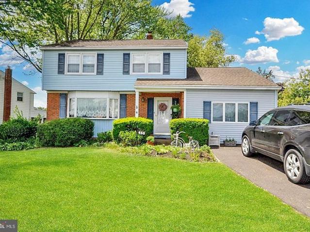 400 S Arthur Dr, Beverly, NJ 08010