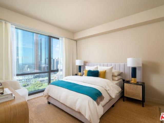400 S Broadway 809