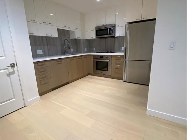 400 S Broadway 1014