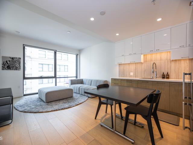 400 S Broadway, Unit 911, Los Angeles, CA 90013 | MLS #P1 20510