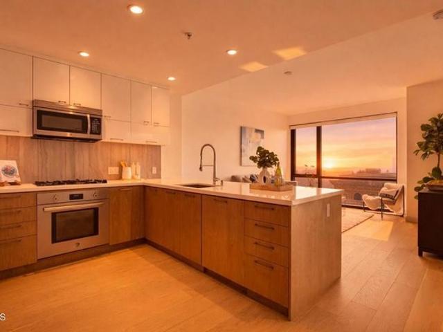 400 S Broadway Apt 1801, Los Angeles, CA 90013