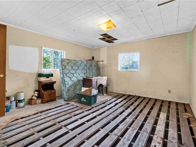 400 S Cunningham Lane