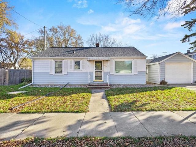 400 S Douglas St, Appleton, WI 54914