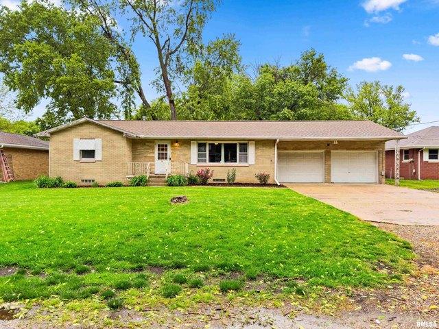 400 S Park Ave, Manito, IL 61546