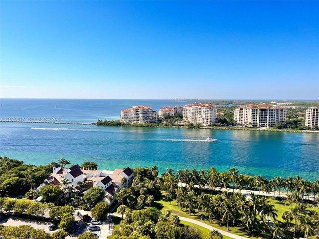 400 S Pointe Dr Apt 2105, Miami Beach, FL 33139
