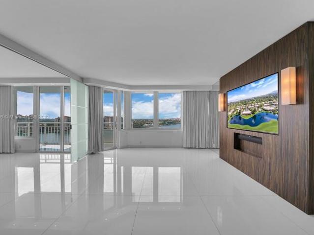 400 South Pointe Dr #1407 Miami Beach, FL 33139