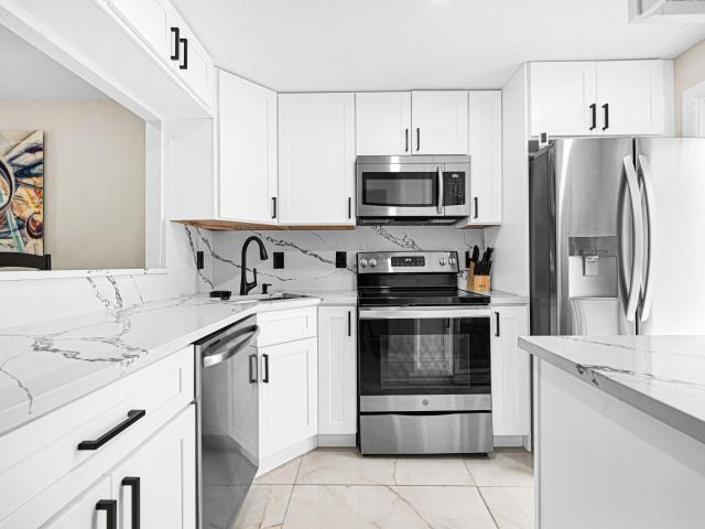 400 SE 10th St, Unit 105, Deerfield Beach, FL 33441 | MLS #A12010