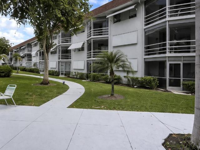 400 SE 10th St, Unit 202, Deerfield Beach, FL 33441 | MLS #B26010