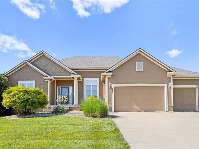 400 SE Stillwater Dr, Lee's Summit, MO 64063