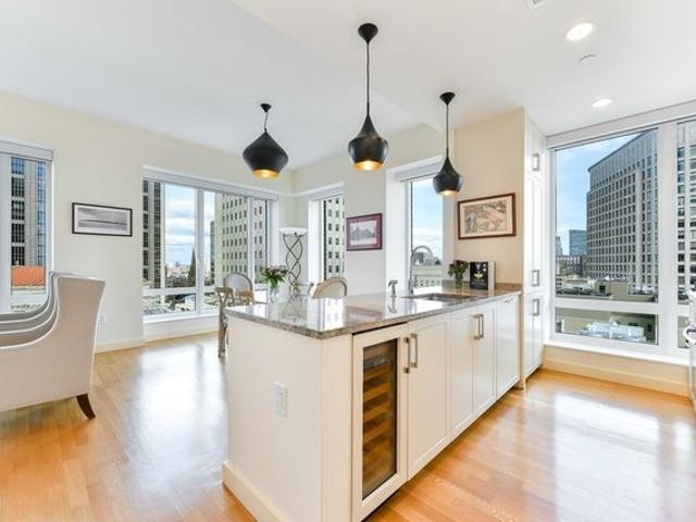 400 Stuart St Unit 17B, Boston, MA 02116