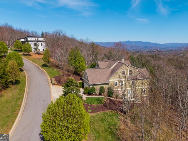 400 Summit Trace
