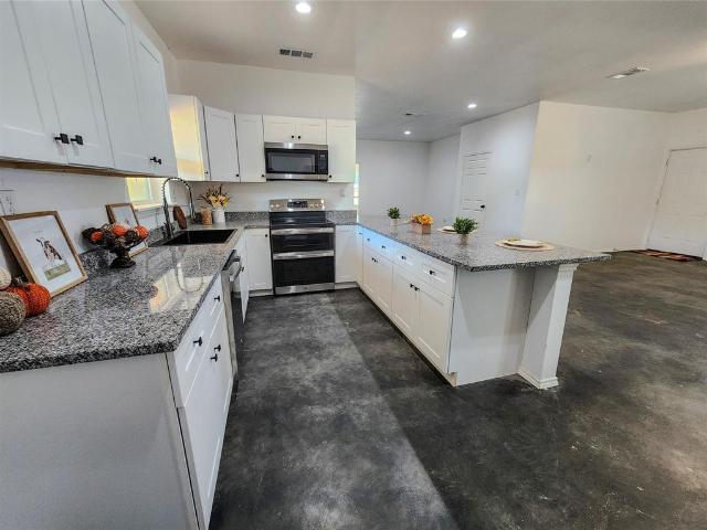 400 Susan Dr, Kennedale, TX 76060 | MLS #21149