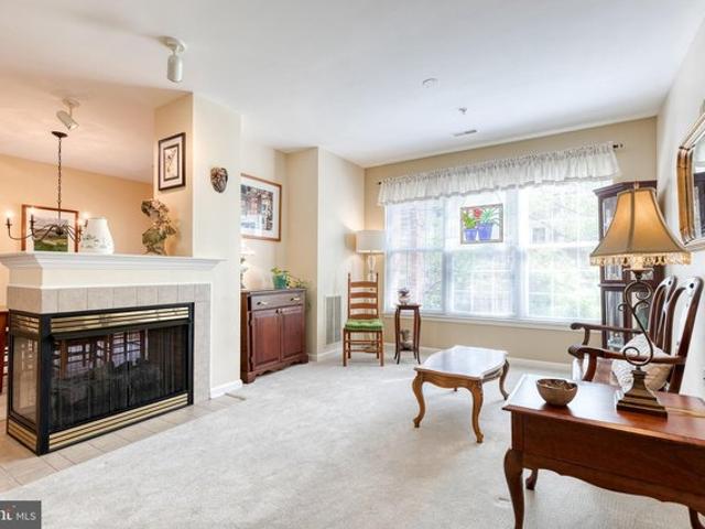 400 Symphony Cir Unit 257C, Cockeysville, MD 21030
