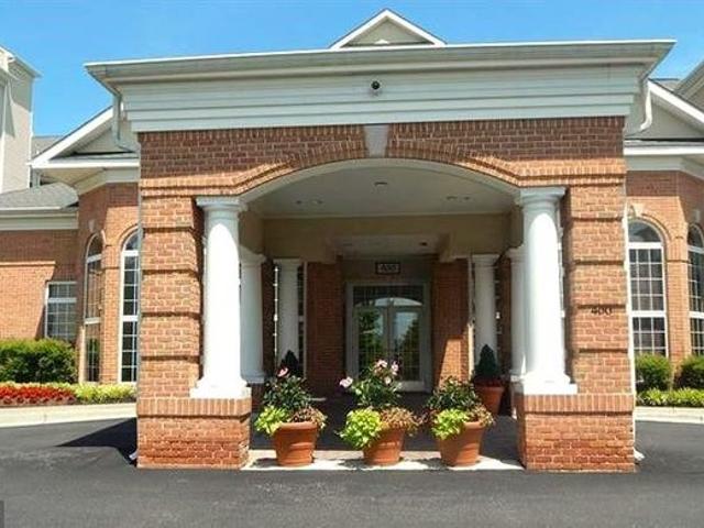 400 Symphony Cir Unit 261C, Cockeysville, MD 21030