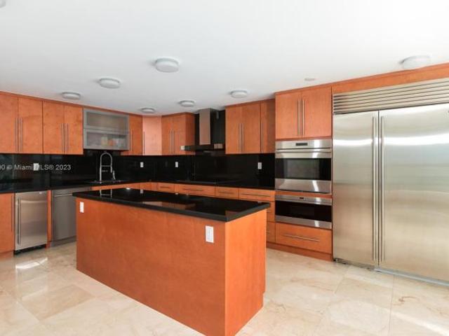 400 Pointe Dr S #606, Miami Beach, FL 33139