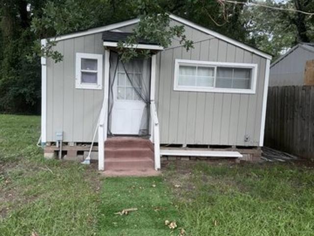 400 Porter Rd, Hope Mills, NC 28348