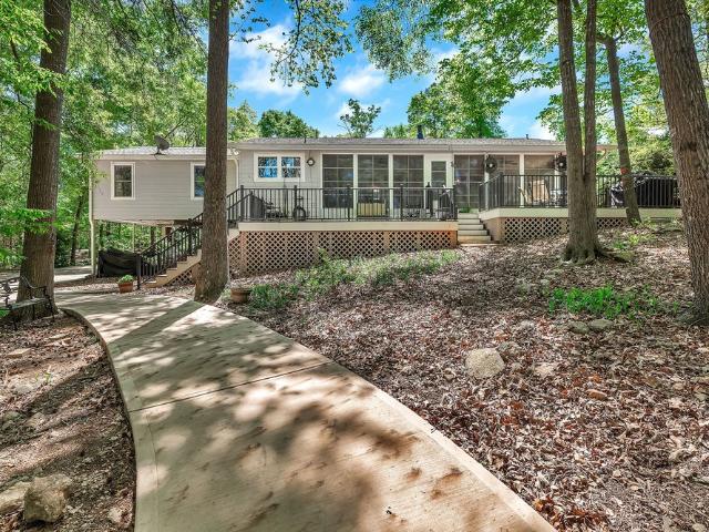 400 Paradise Circle